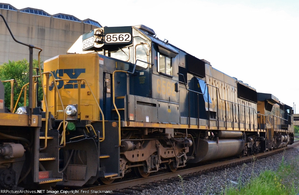 CSX 8562